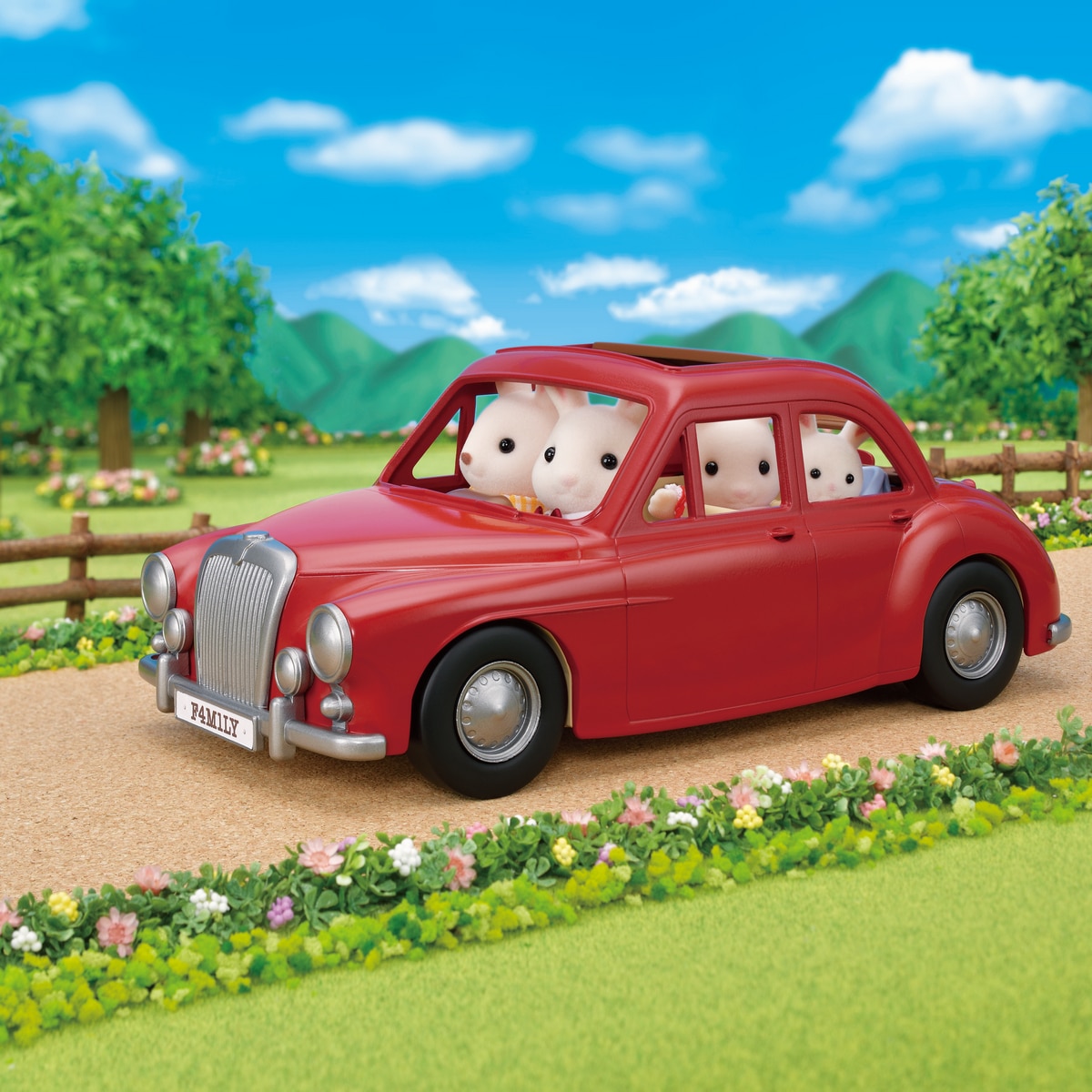 Sylvanian Families Family Cruising Car: Customisable Fun for Road Trips