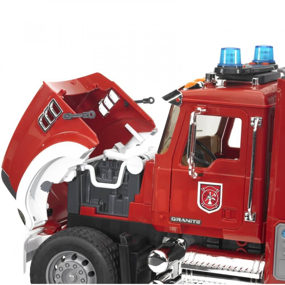 Bruder MACK Granite Fire Engine: Realistic Rescue Play