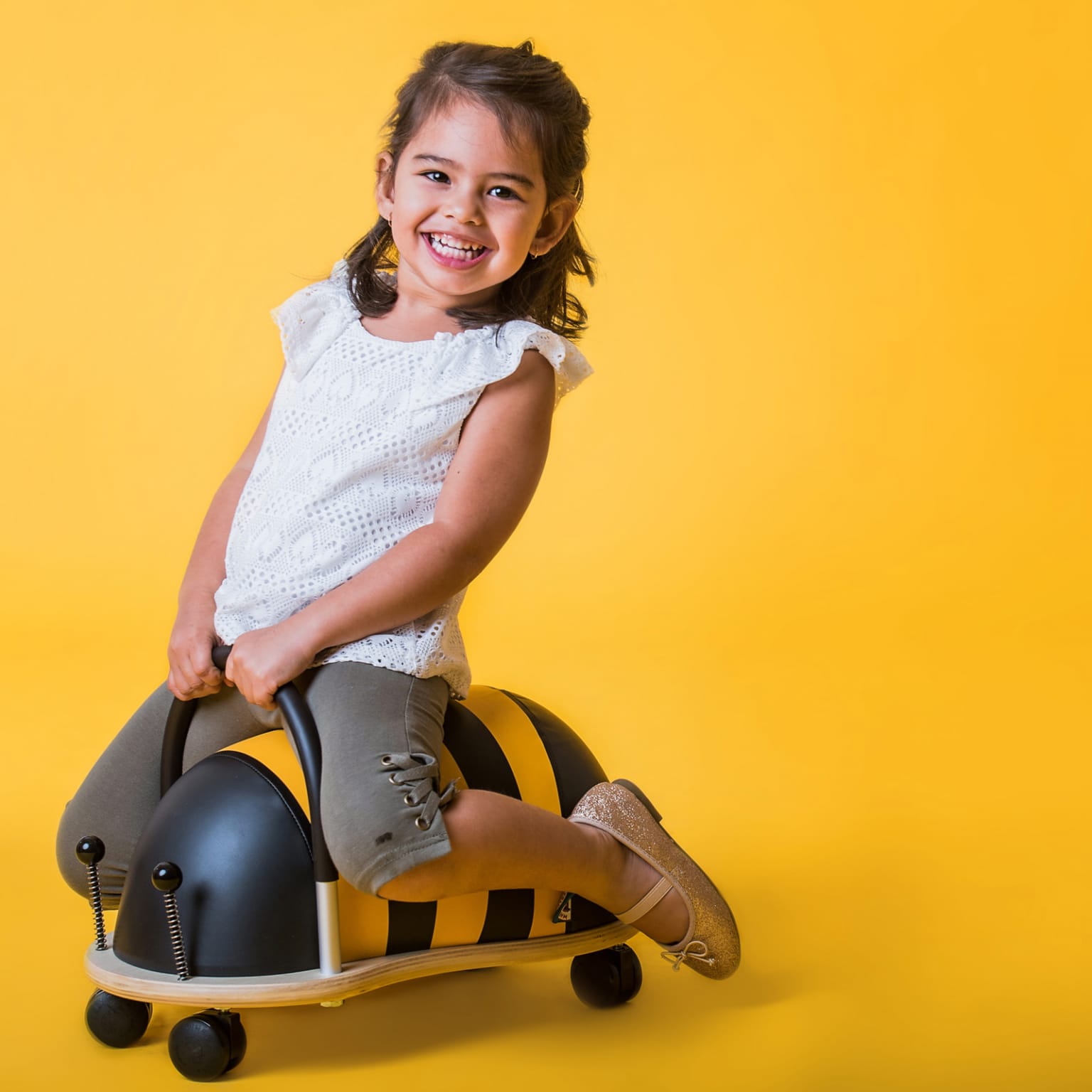 Wheely Bug Large Bee Ride On – Jadrem Toys